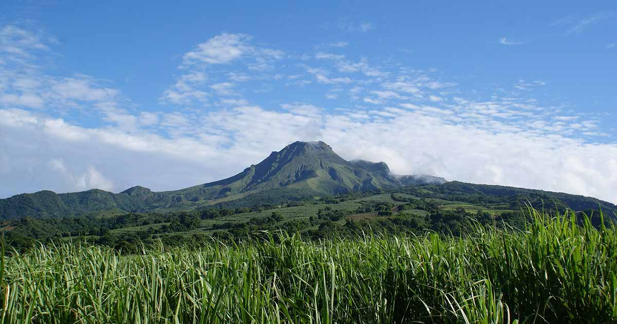 Éruption péléenne Eruption volcanique péléenne : origine ...
